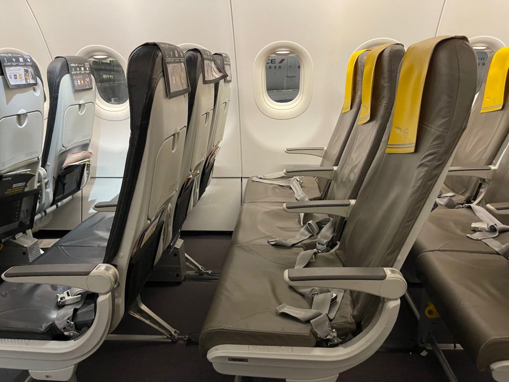 Review: Vueling A320 Economy Class - Live and Let's Fly