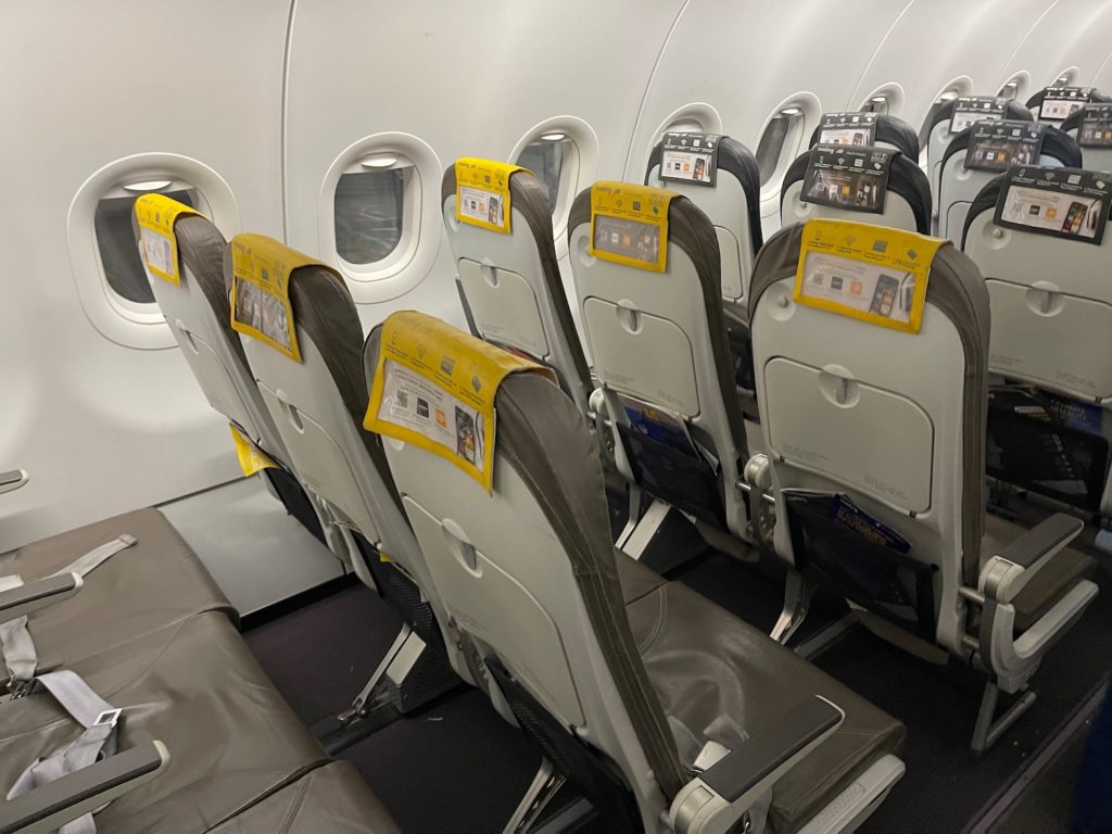 Review: Vueling A320 Economy Class - Live and Let's Fly