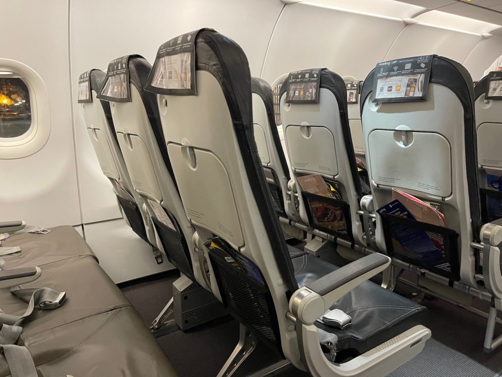 Review: Vueling A320 Economy Class - Live and Let's Fly