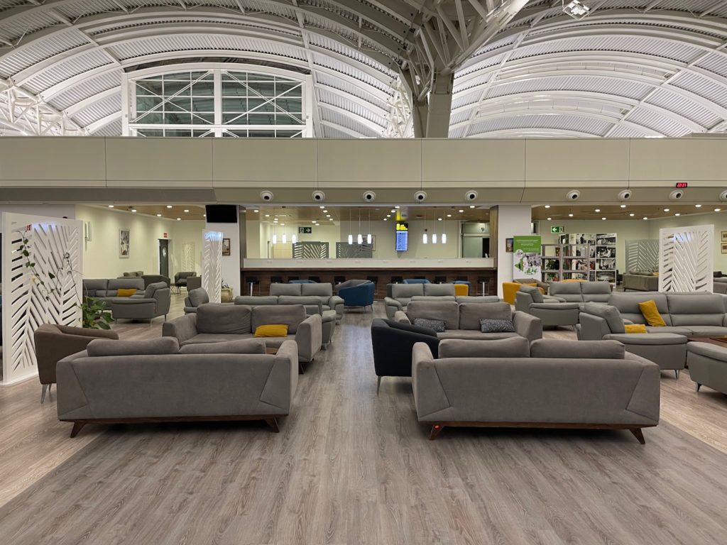 The Eerily Quiet Algiers Airport - Live and Let's Fly