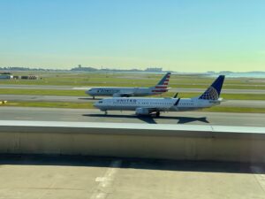Review: United Club Boston (BOS) - Live and Let's Fly