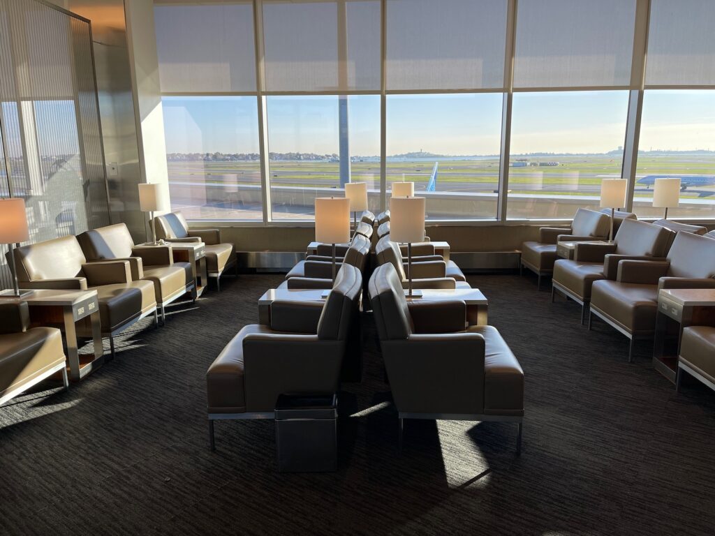 Review: United Club Boston (BOS) - Live and Let's Fly