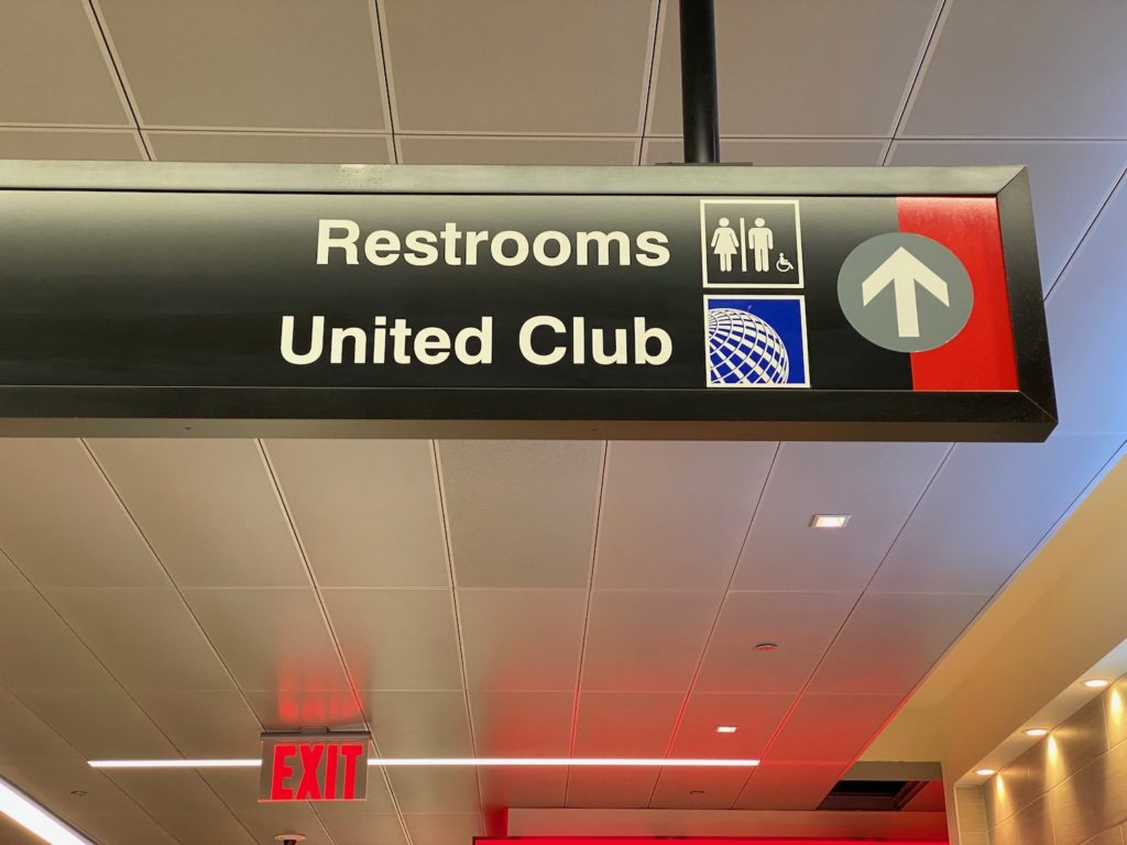 Review: United Club Boston (BOS) - Live and Let's Fly
