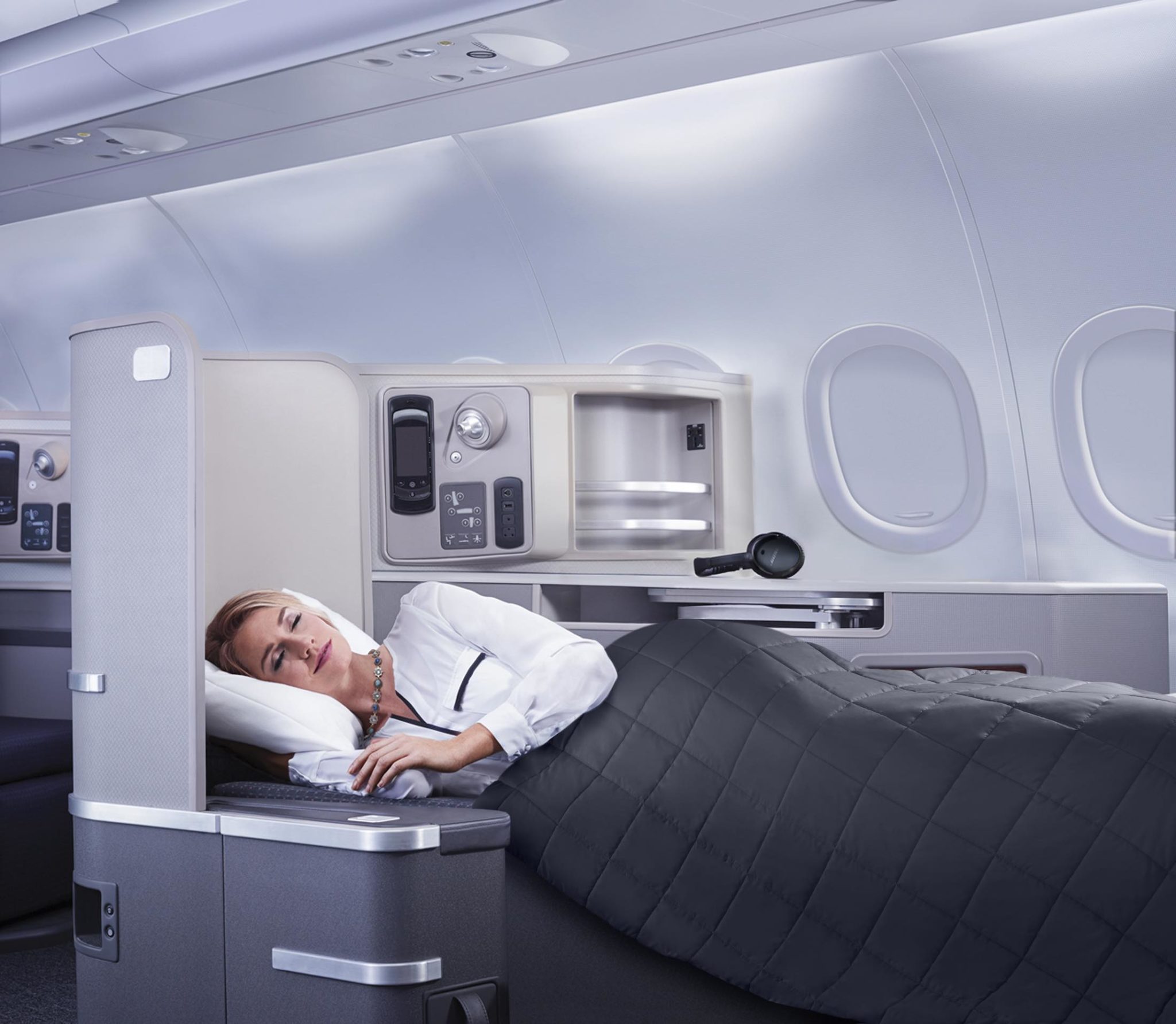 American Airlines Explains Why It Will Eliminate First Class - Live and ...