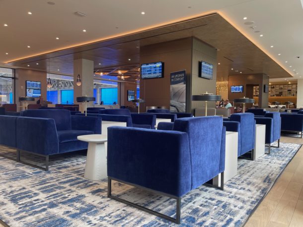 Review: Amtrak Metropolitan Lounge New York (NYP) - Live and Let's Fly