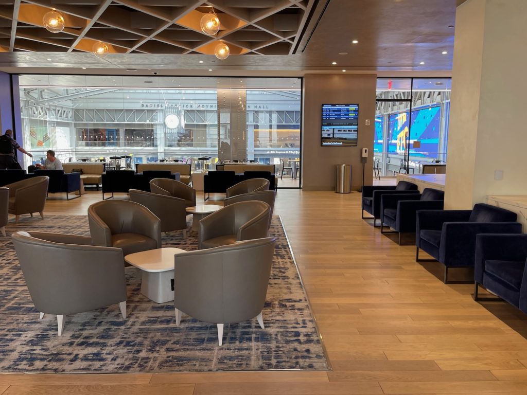 Review: Amtrak Metropolitan Lounge New York (NYP) - Live and Let's Fly