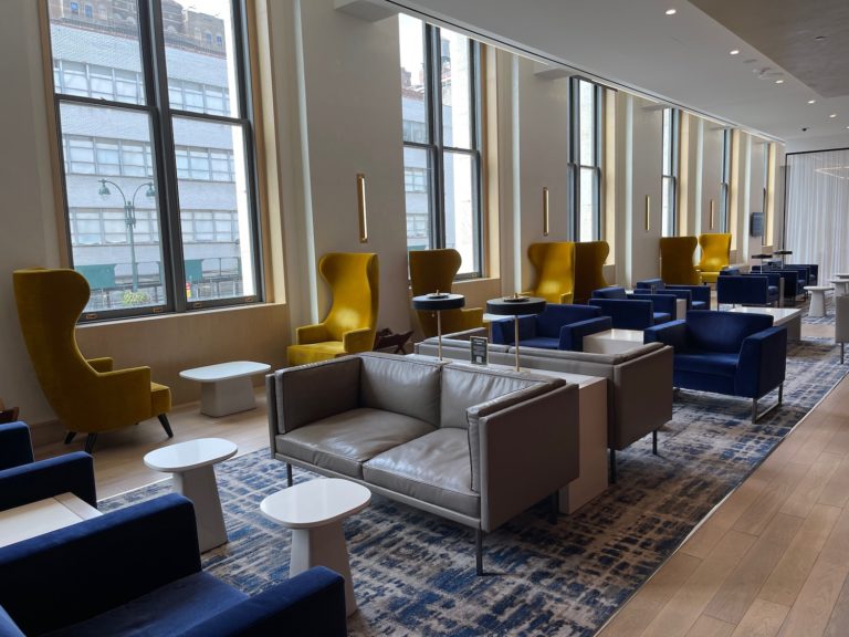 Review: Amtrak Metropolitan Lounge New York (NYP) - Live and Let's Fly
