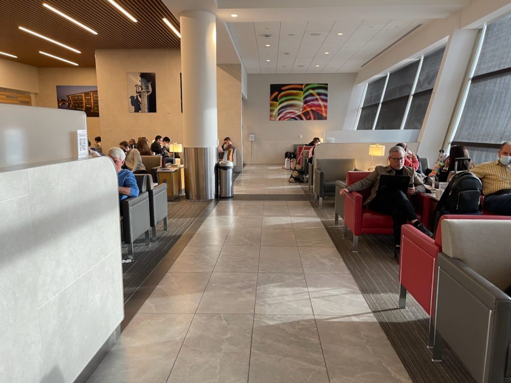 Review: American Airlines Admirals Club Dallas (DFW - Terminal D ...