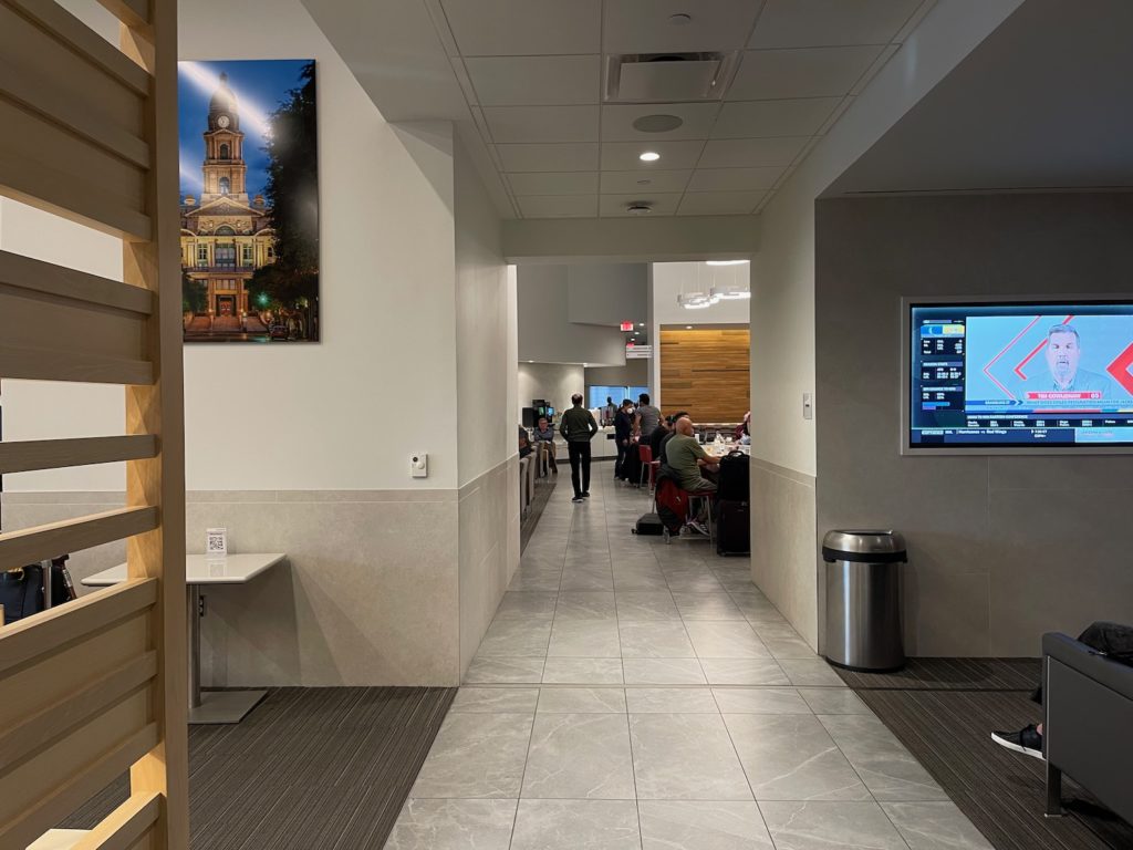 Review: American Airlines Admirals Club Dallas (DFW - Terminal D ...