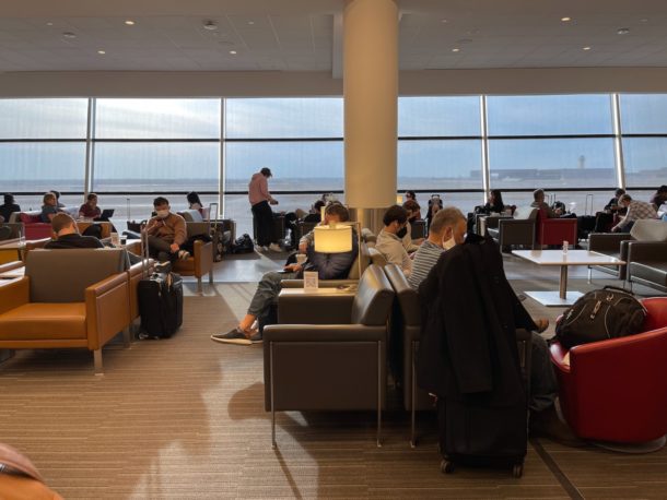 Review: American Airlines Admirals Club Dallas (DFW - Terminal D ...