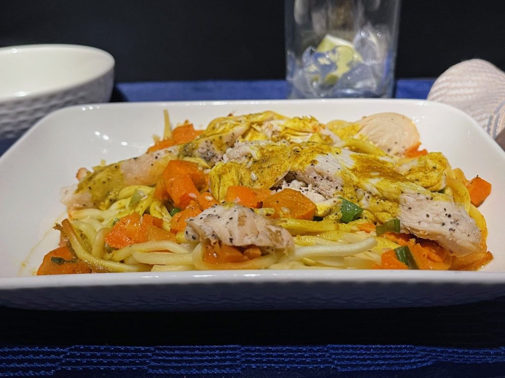 "Japanese-Style" Curry Chicken In United Airlines First Class - Live ...