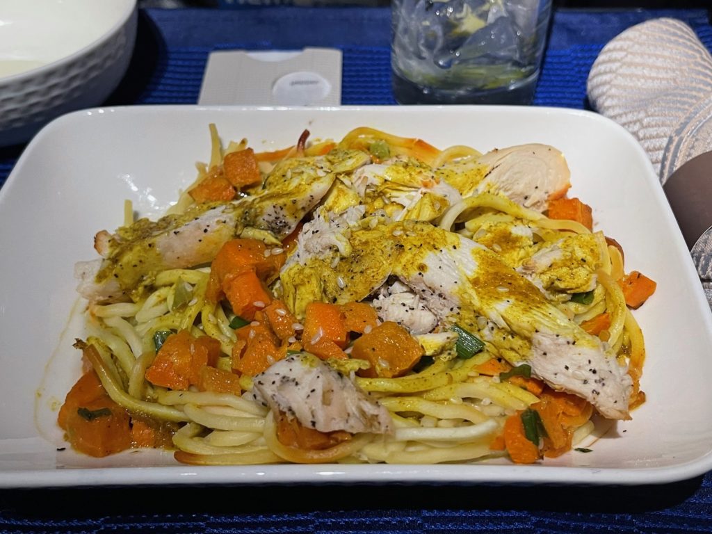 "Japanese-Style" Curry Chicken In United Airlines First Class - Live ...