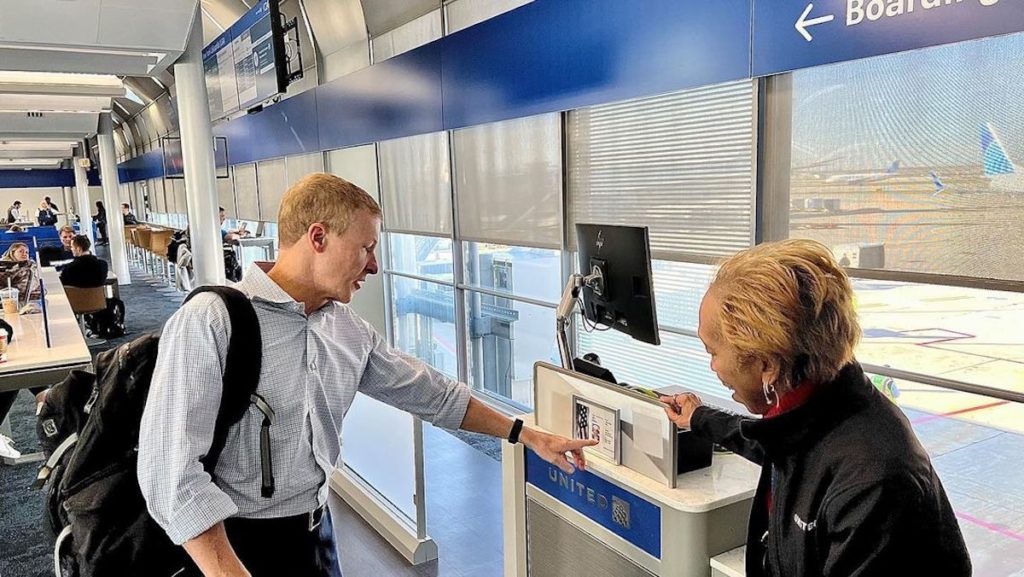 Holiday Note From United Airlines CEO Scott Kirby - Live and Let's Fly