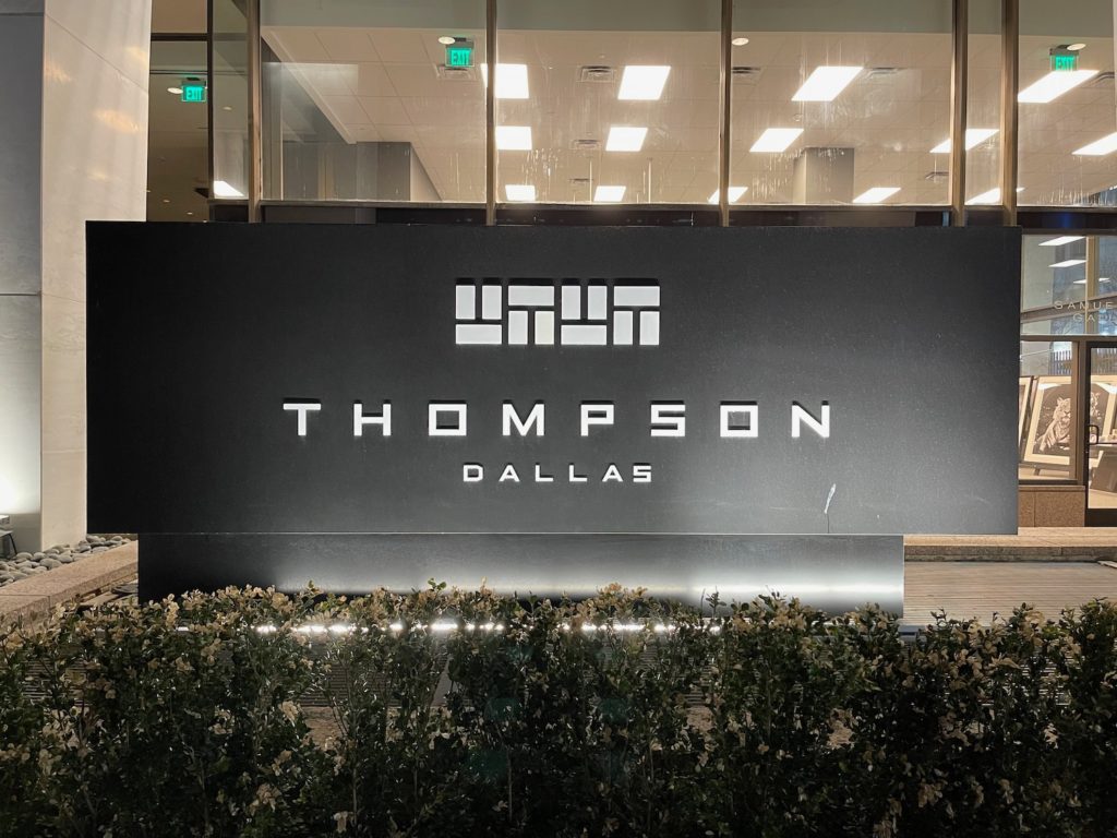 Review: Thompson Dallas - Live and Let's Fly