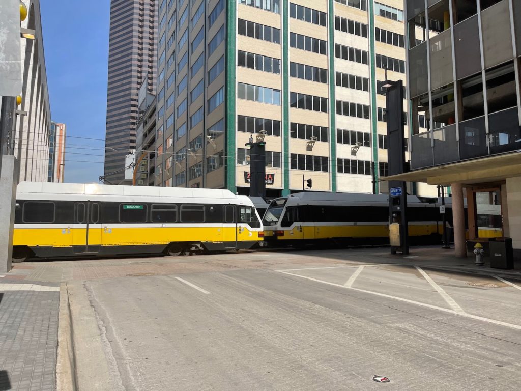 Review: Thompson Dallas - Live and Let's Fly