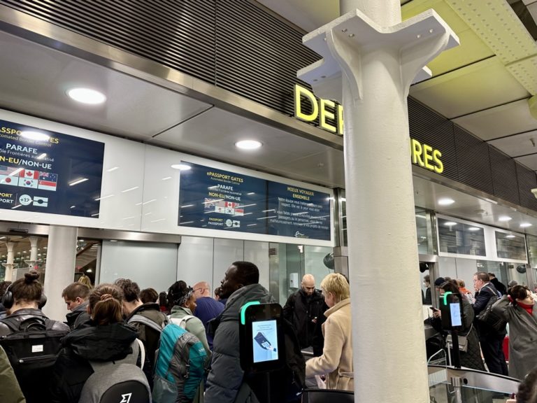 A Surprise Trip To Paris On The Eurostar (Chunnel) - Live and Let's Fly