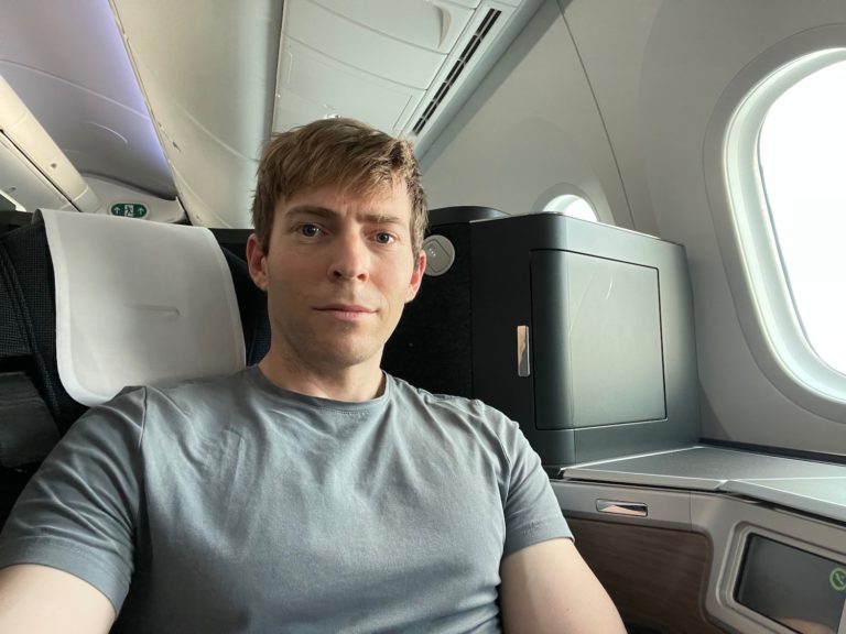 Review: British Airways 787-10 Business Class (Club Suite) - Live and ...