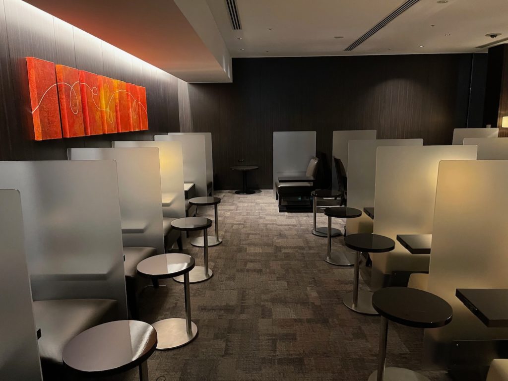 Review: JAL First Class Lounge Tokyo (NRT) - Live and Let's Fly