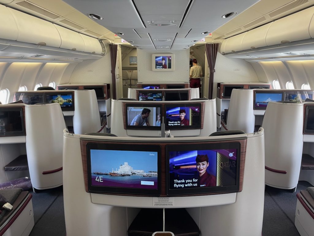 Review: Qatar Airways A330-300 "First Class" Doha - Amman - Live and ...