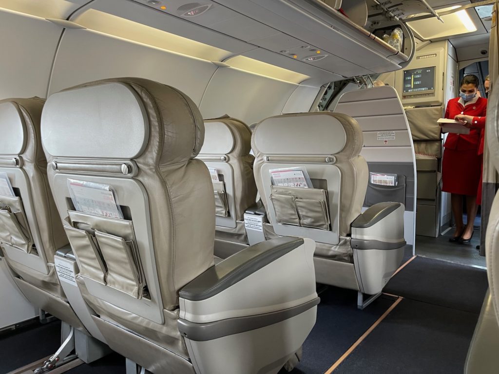 Review: Royal Jordanian A319 Business Class - Live and Let's Fly