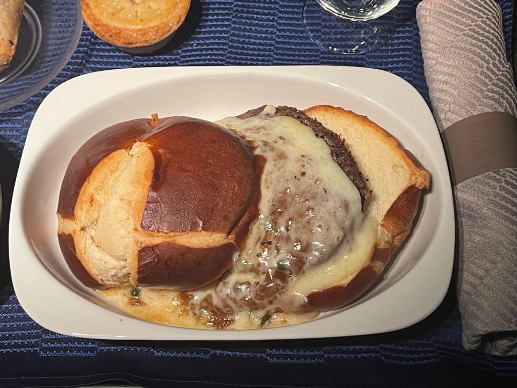 Steakhouse Cheeseburger On United Airlines - Live and Let's Fly