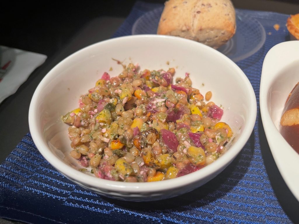 Steakhouse Cheeseburger On United Airlines - Live and Let's Fly