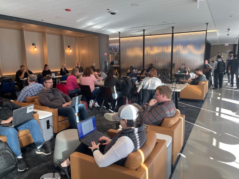 Review: United Club Chicago O'Hare (ORD - C10) - Live and Let's Fly