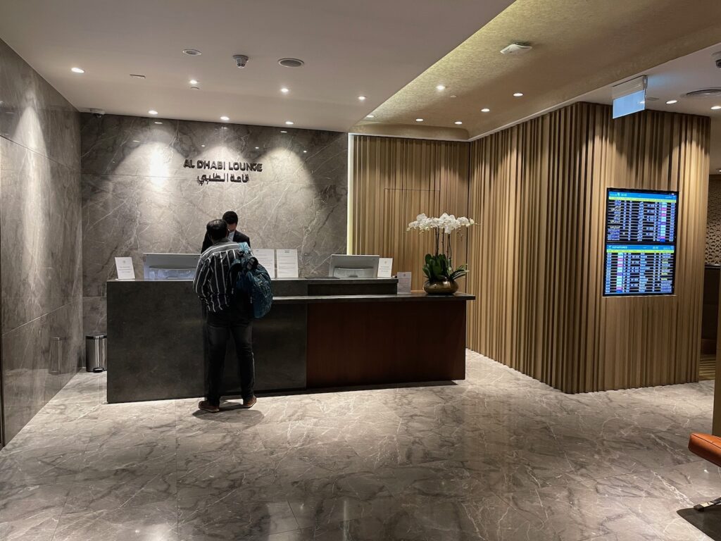 Al Dhabi Lounge Abu Dhabi Review: Your 2025 Airport Guide