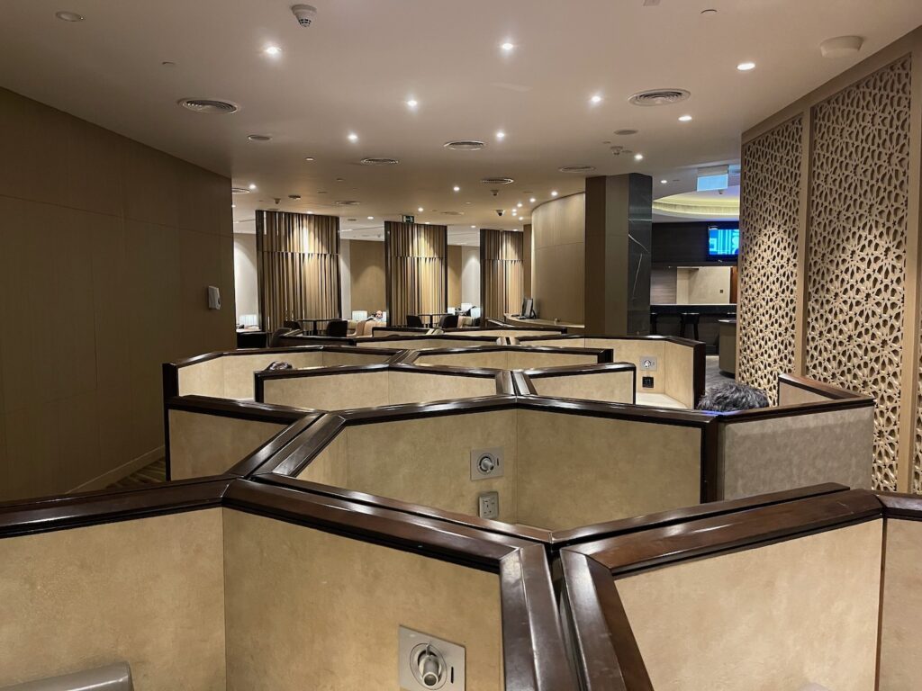 Al Dhabi Lounge Abu Dhabi Review: Your 2025 Airport Guide