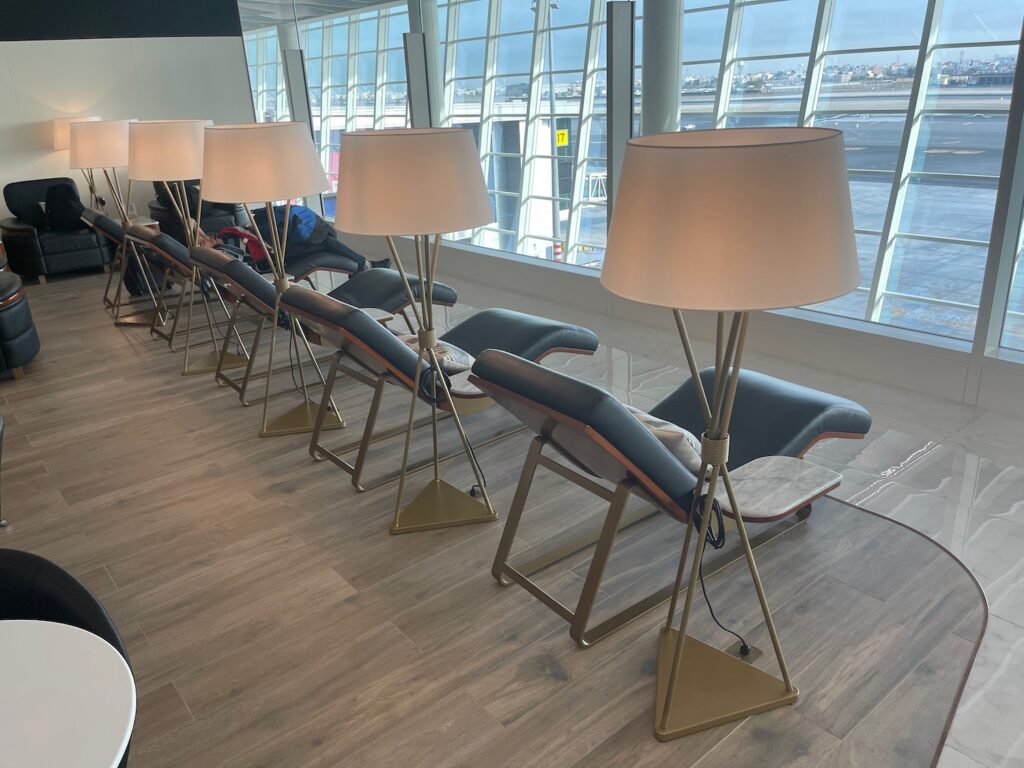 Review: Gulf Air Falcon Gold Lounge Bahrain (BAH) - Live and Let's Fly
