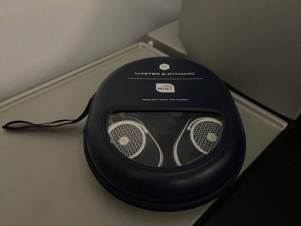 United Airlines Introduces Meridian Headphones In Polaris Business ...