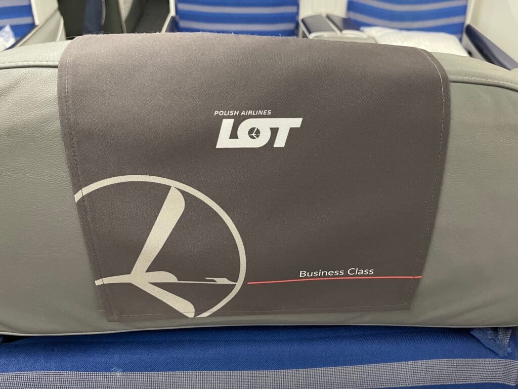 Review: LOT Polish 787-8 Business Class Warsaw - New York - Live and ...