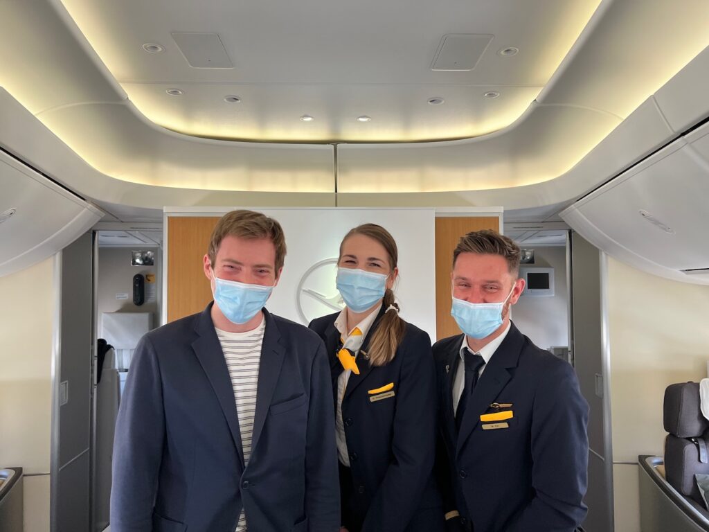 Review: Lufthansa 747-8 First Class Frankfurt - Chicago - Live and Let ...