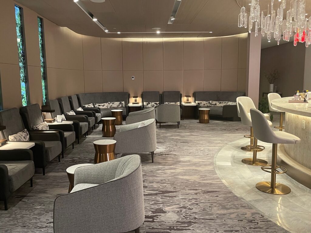 Review: Chelsea Lounge New York (JFK) - First Class Lounge For American ...