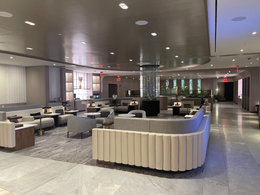 Review: Chelsea Lounge New York (JFK) - First Class Lounge For American ...