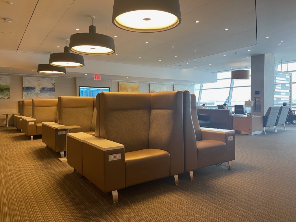 Greenwich Lounge JFK Review: Your 2025 Guide