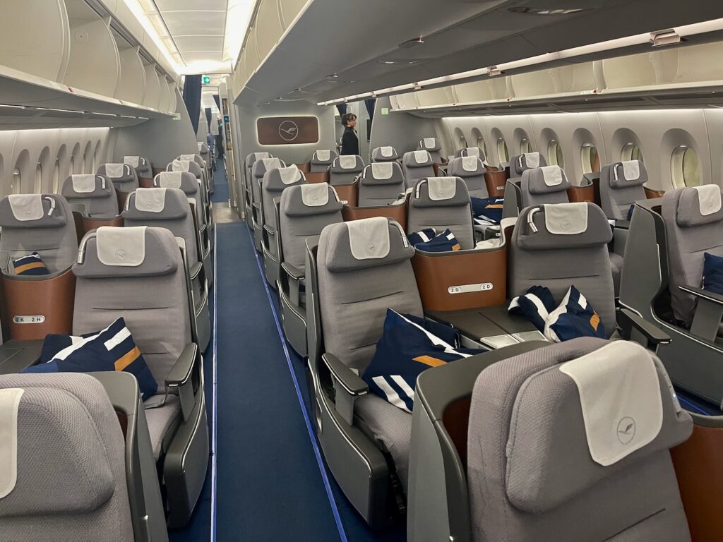 Review: Lufthansa A350-900 Business Class San Francisco - Munich - Live ...