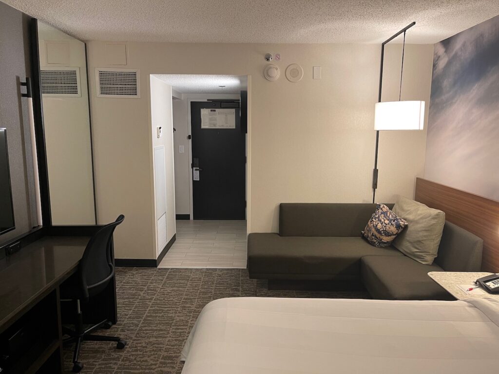 Review: Marriott Newark Airport - Live and Let's Fly