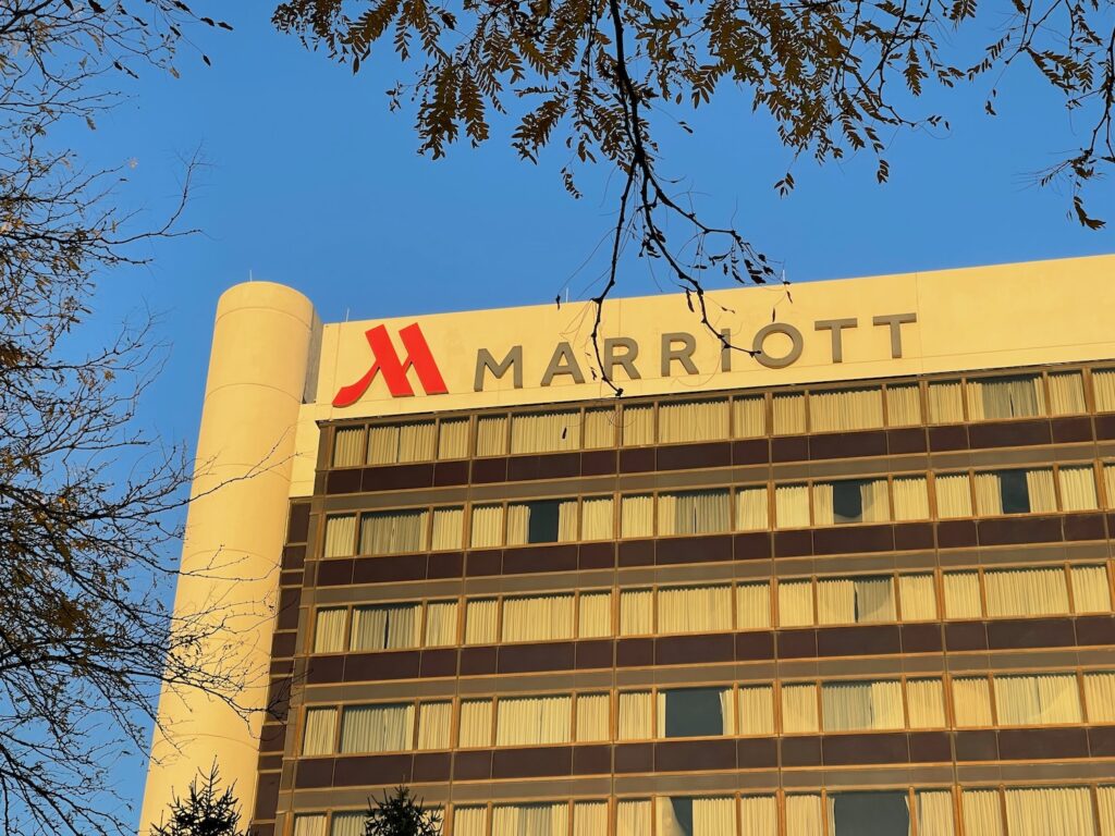 Review: Marriott Newark Airport - Live and Let's Fly