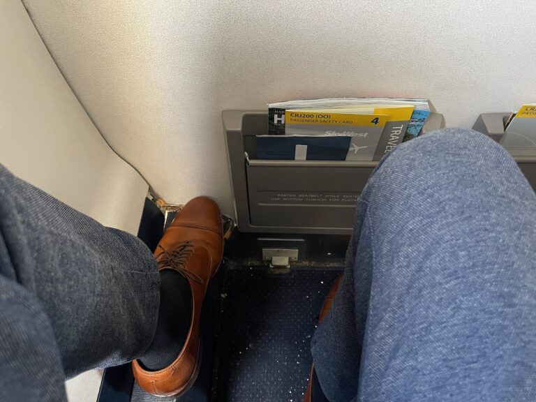 A Beautiful 77-Mile Flight On United Express - Live and Let's Fly