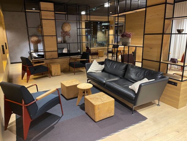 SWISS Alpine Lounge Zurich (ZRH) Review: 2025 Experience