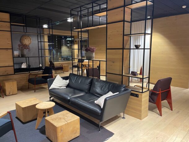 Review: SWISS Alpine Lounge Zurich (ZRH) - Live and Let's Fly