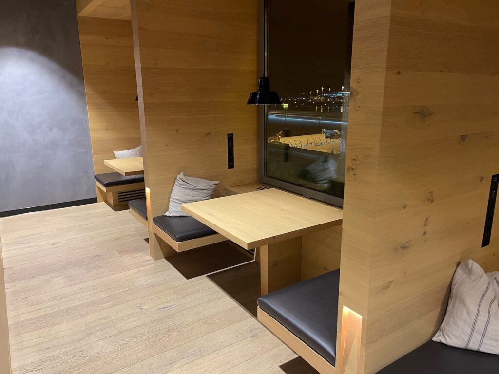 SWISS Alpine Lounge Zurich (ZRH) Review: 2025 Experience