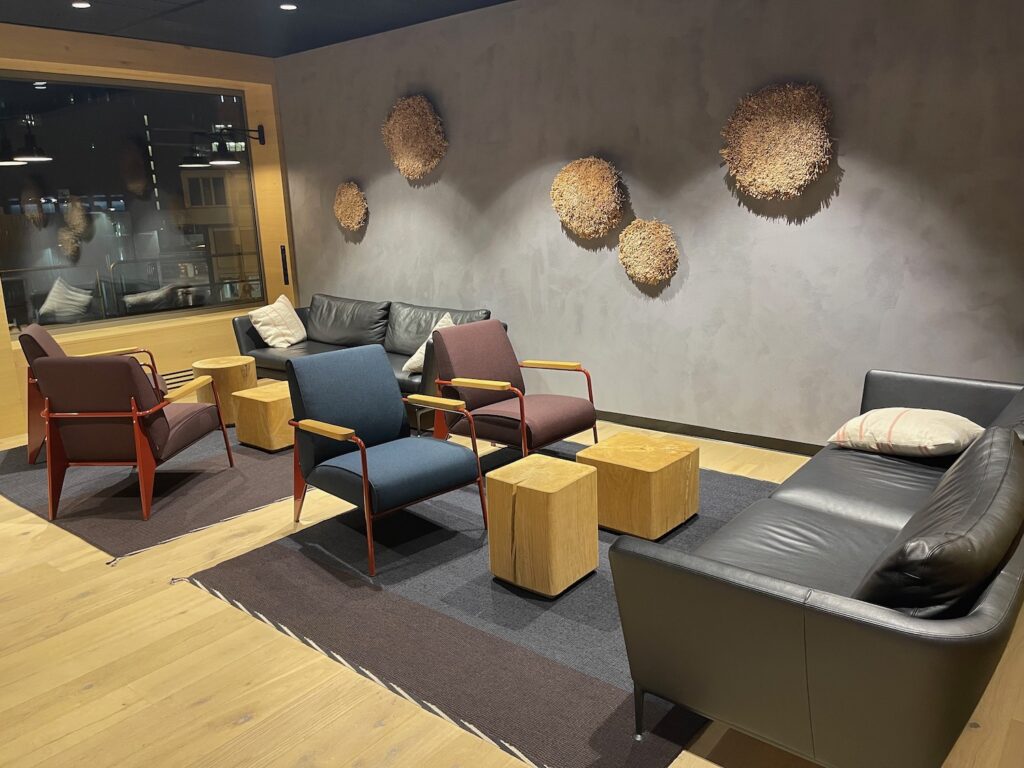 SWISS Alpine Lounge Zurich (ZRH) Review: 2025 Experience