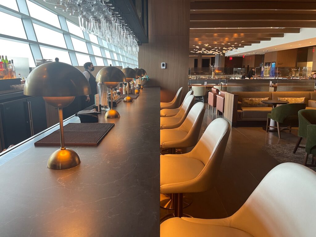 Review: Soho Lounge New York (JFK) - Oneworld Emerald Lounge - Live and ...