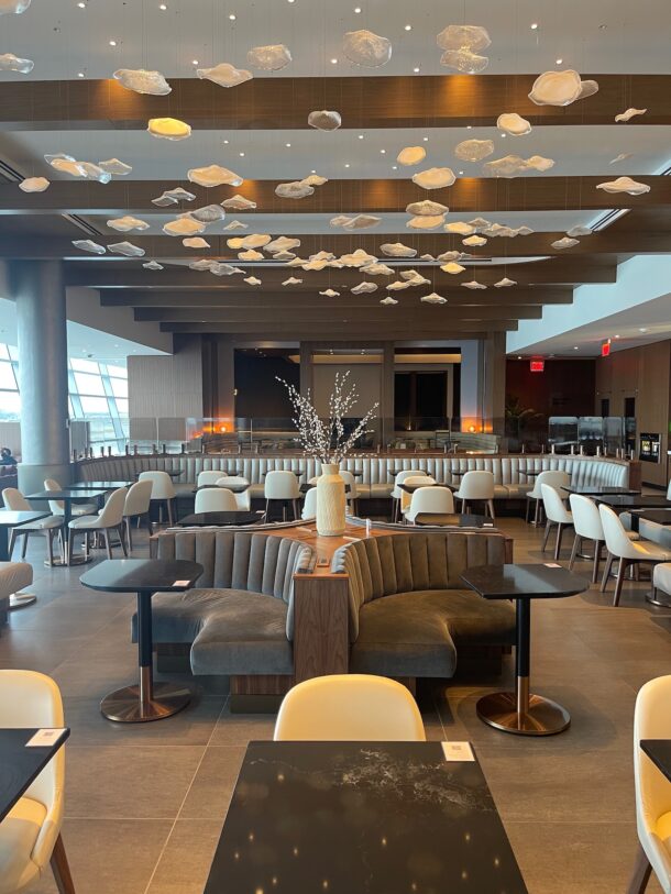 Review: Soho Lounge New York (JFK) - Oneworld Emerald Lounge - Live and ...