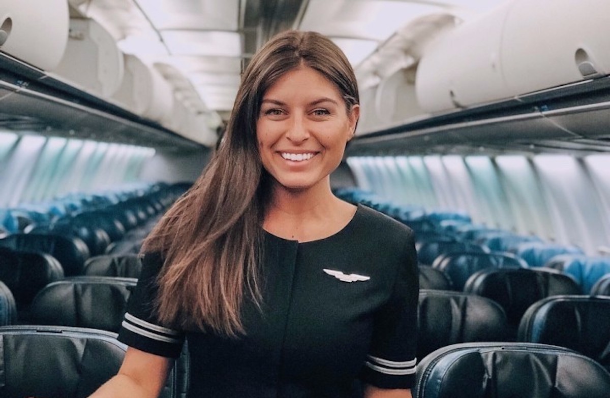 Flight Attendant Sues United Airlines For COVID-19 Vaccination Policy ...