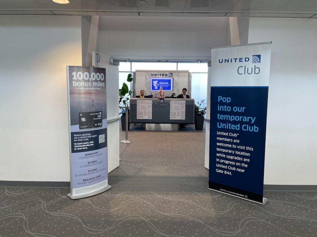 Denver Airport: United Pop-Up Club Review