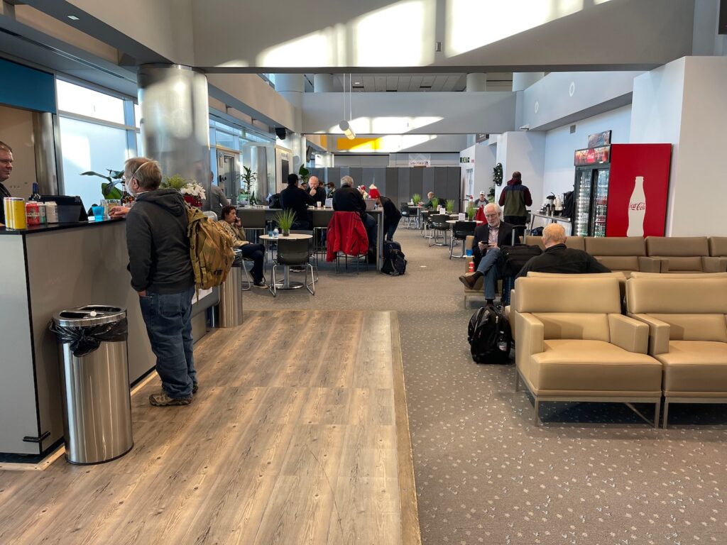 Denver Airport: United Pop-Up Club Review