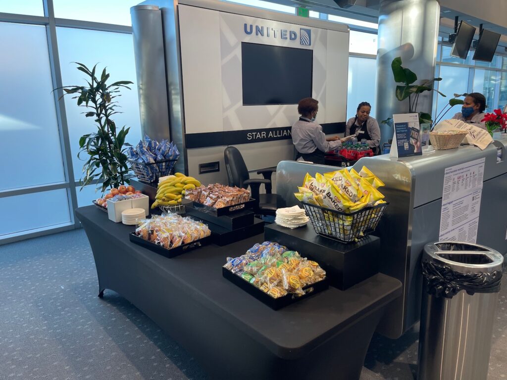 Denver Airport: United Pop-Up Club Review